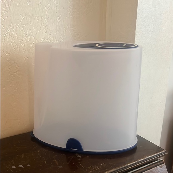 Tupperware | Kitchen | Tupperware White And Blue Dry Storage Container ...